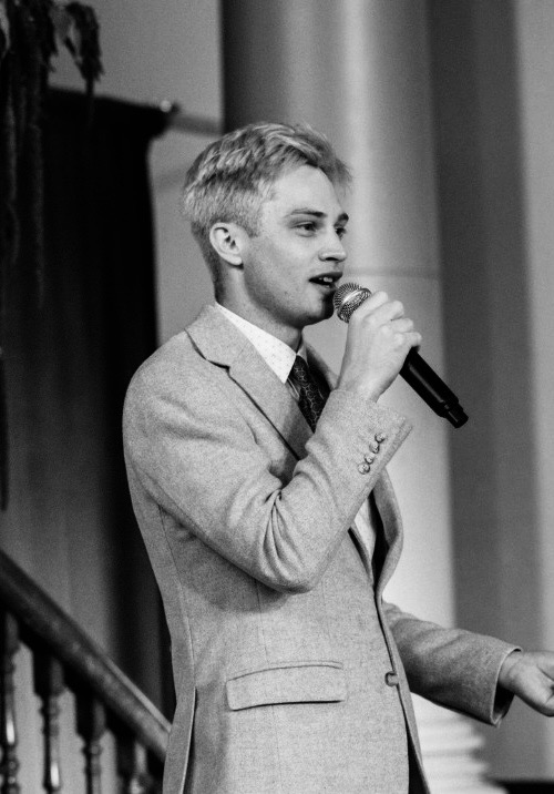 Harry Daniels – Scholar of literature, psychoanalysis, and spirituality.